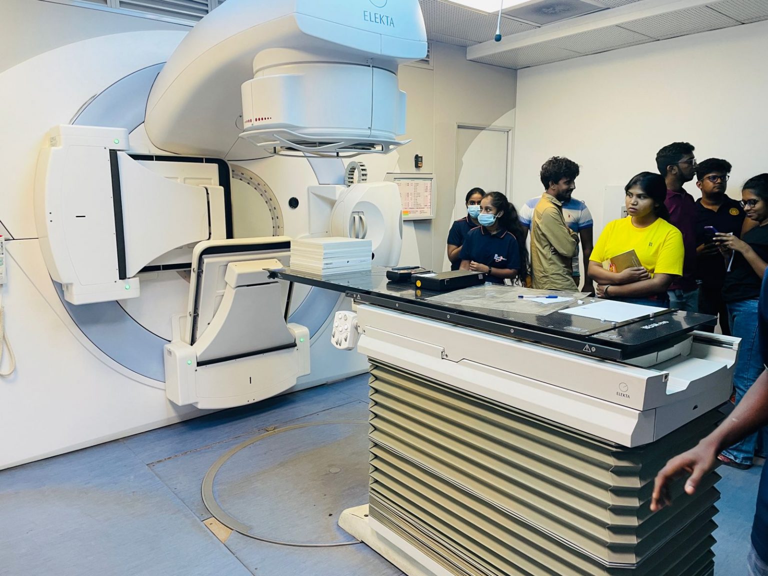 Physics students visit Cancer Hospital Maharagama – Department of Physics